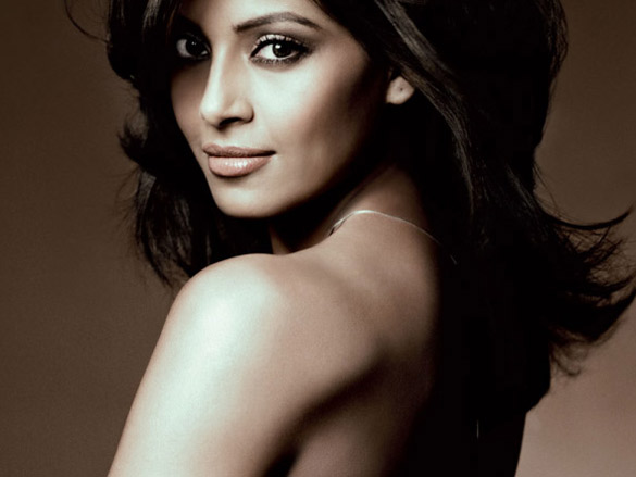 Bipasha Basu Photos, Images, HD Wallpapers, Bipasha Basu HD Images ...