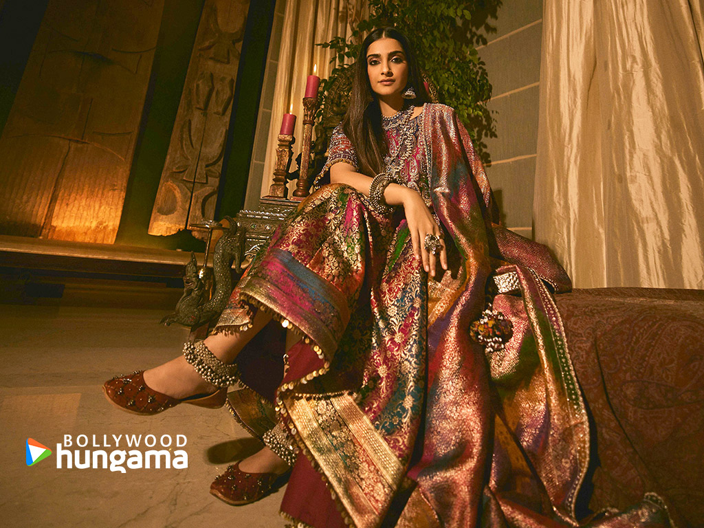Wallpapers | - Bollywood Hungama