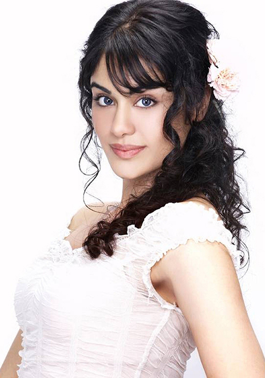 Adah Sharma Wallpapers | adah-sharma-2 - Bollywood Hungama