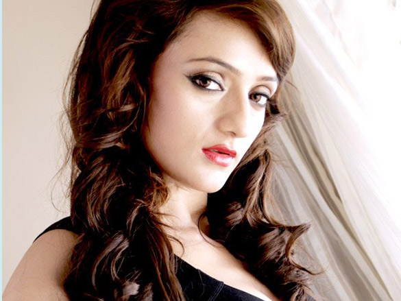 Arshi Photos, Images, HD Wallpapers, Arshi HD Images, Photos - Bollywood Hungama