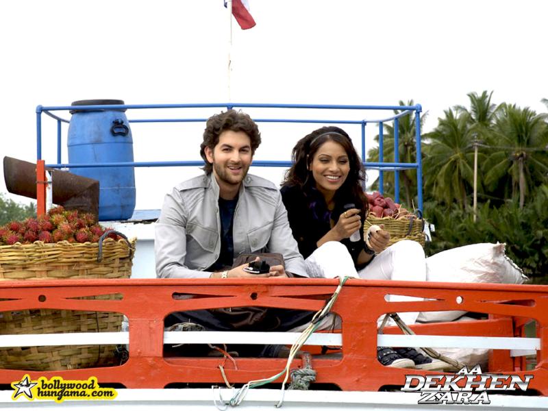 Aa Dekhen Zara 2009 Wallpapers | Aa Dekhen Zara 2009 HD Images | Photos ...