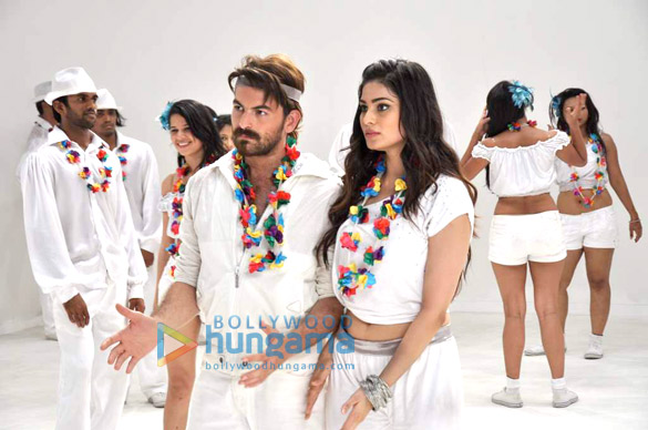 shortcut-romeo-40 | Shortcut Romeo 2013 On The Set - Bollywood Hungama