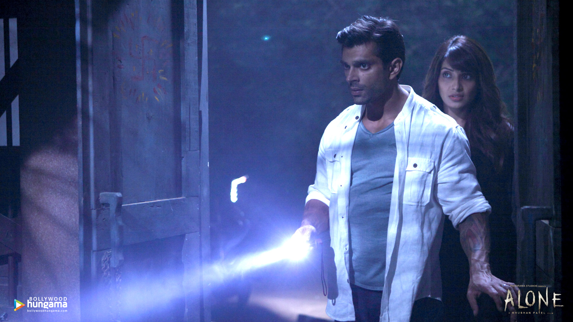 Alone 2015 Wallpapers | Alone 2015 HD Images | Photos alone-12 ...