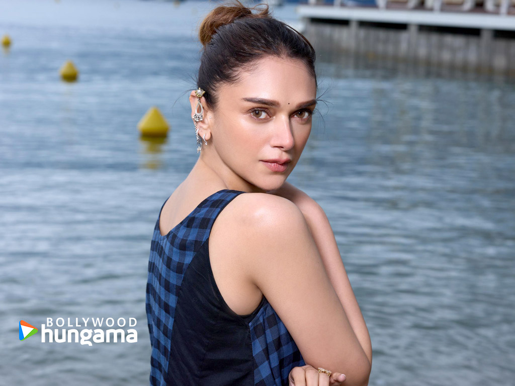 Aditi Rao Hydari Wallpapers | aditi-rao-hydari-1-110 - Bollywood Hungama