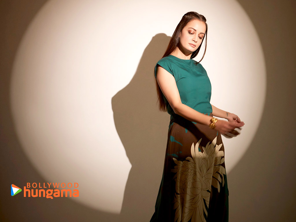 Dia Mirza Wallpapers | dia-mirza-1-50 - Bollywood Hungama