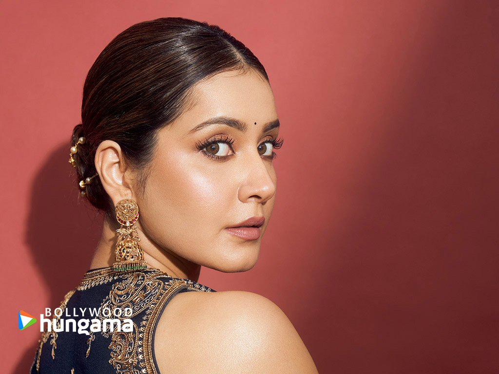 Raashii Khanna Wallpapers | raashii-khanna-9-14 - Bollywood Hungama