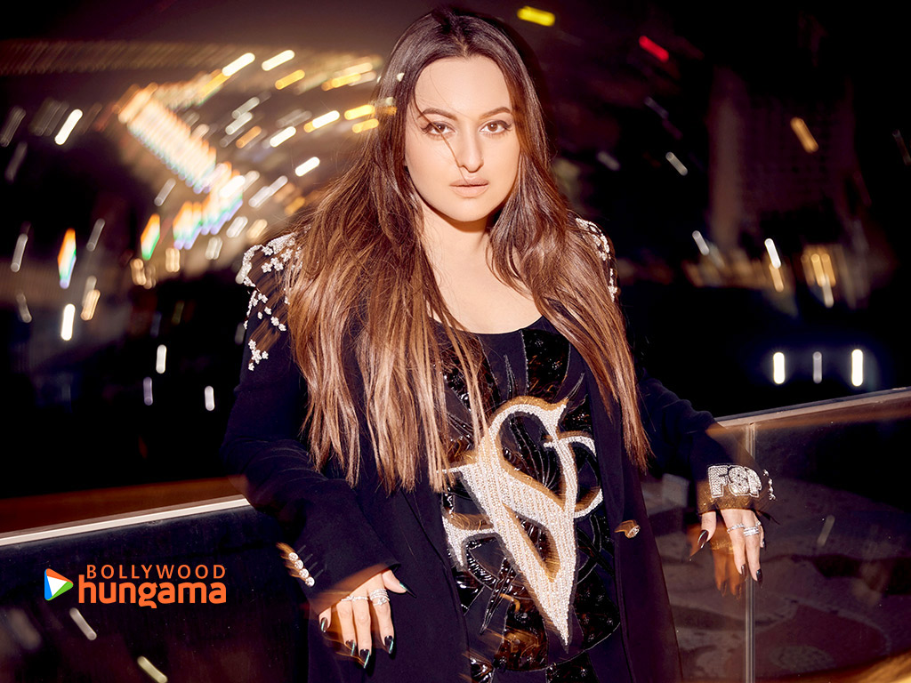 Sonakshi Sinha Wallpapers | sonakshi-sinha-3-155 - Bollywood Hungama