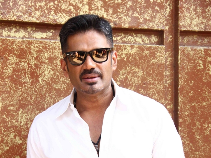 Dhadkan Cast List | Dhadkan Movie Star Cast | Release Date | Movie ...