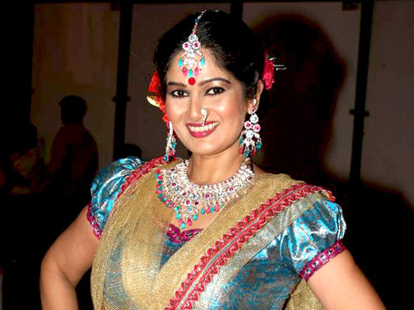 Resham Tipnis, Filmography, Movies, Resham Tipnis News, Videos, Songs ...