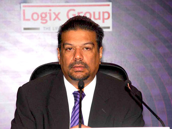 Abhishek Bachchan at Mint Luxury conference | Photo Of Vir Sanghvi From ...