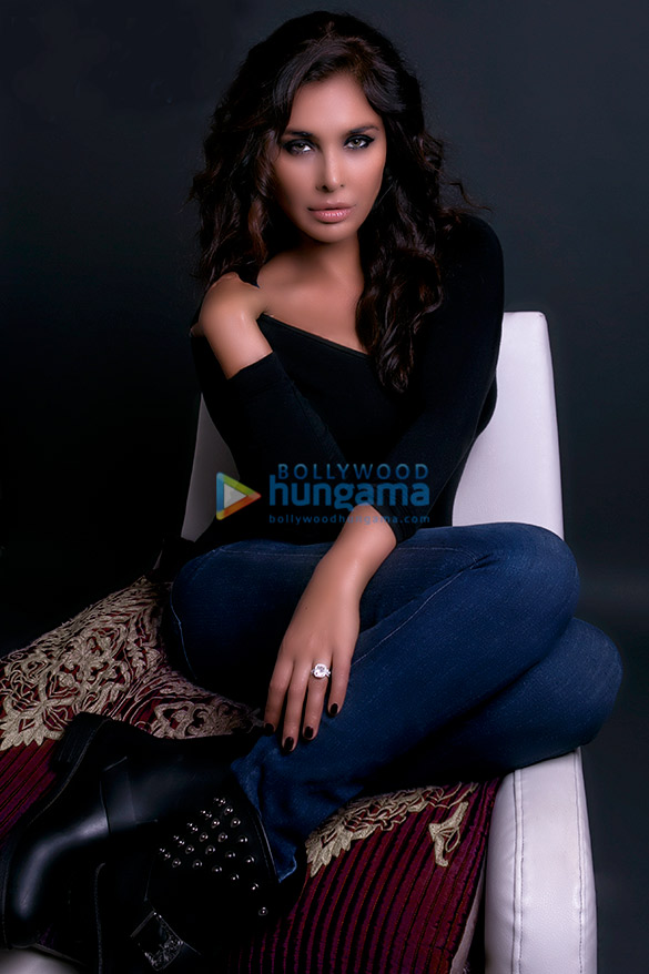 Lisa Ray Photos, Images, HD Wallpapers, Lisa Ray HD Images, Photos ...