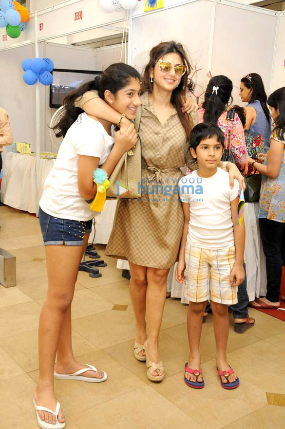 Magic Rainbow exhibition | Jaya Raheja Images - Bollywood Hungama