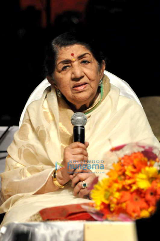 Lata Mangeshkar Images, HD Wallpapers, and Photos - Bollywood Hungama