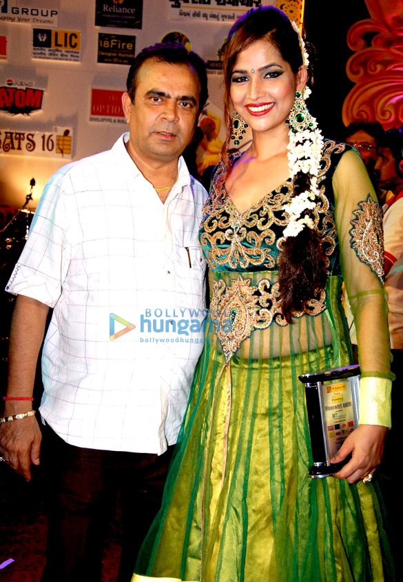 Celebs visit different Navratri mandals | Yogesh Lakhani, Anand Goradia ...