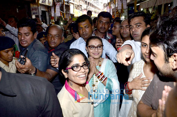 Rani Mukerji graces Lalbaugcha Raja’s Ganesh mandal | Rani Mukerji ...