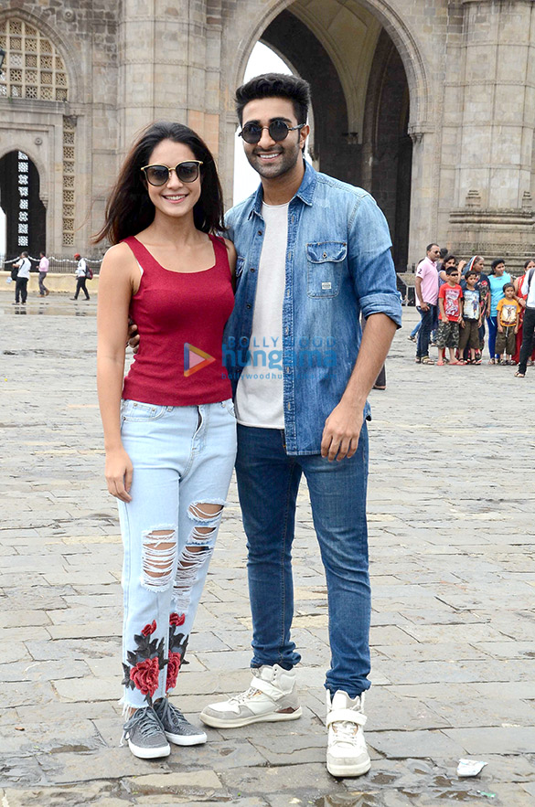 Aadar Jain & Anya Singh launch ‘I Am India’ song from ‘Qaidi Band’ at ...