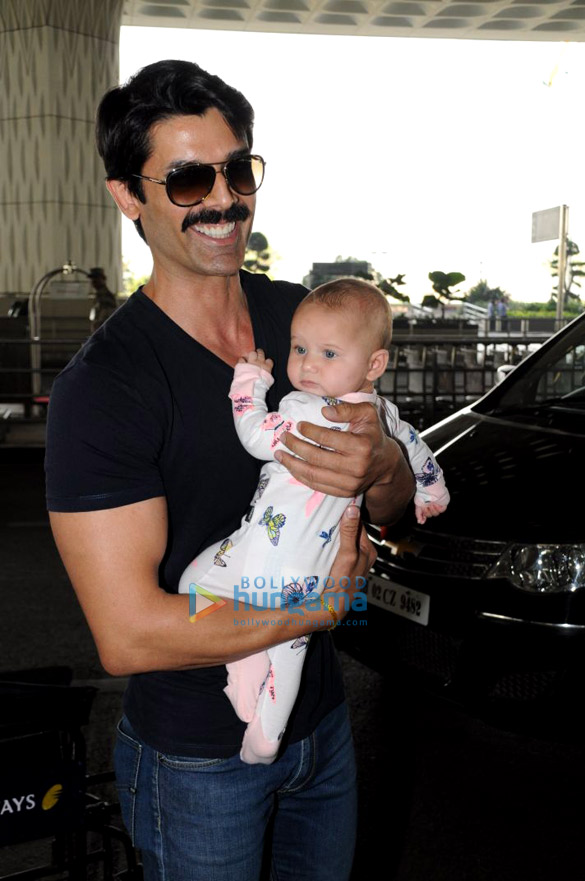 Varun Dhawan and Amit Gaur snapped at the airport | Amit Gaur Images ...