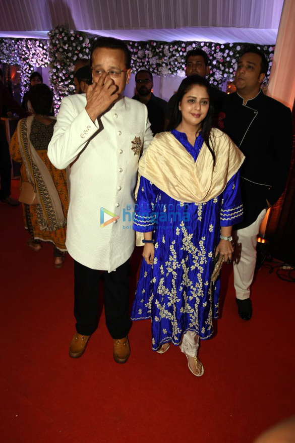 Celebs grace Baba Siddique’s Iftar party (2) | Baba Siddique, Nagma ...