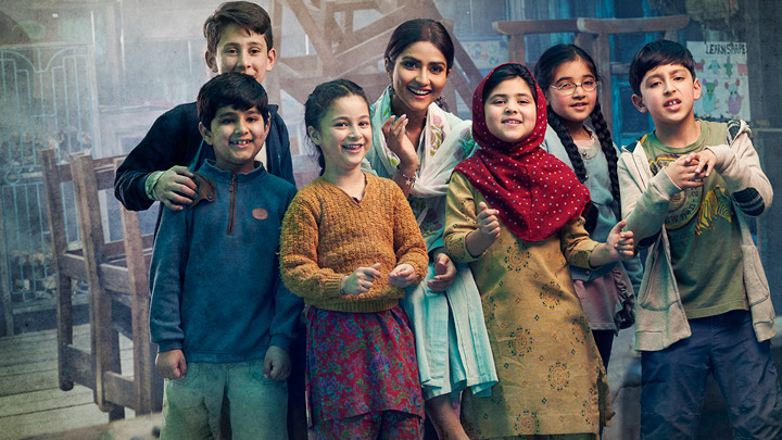 Notebook | Official Trailer | Pranutan Bahl | Zaheer Iqbal | Nitink ...