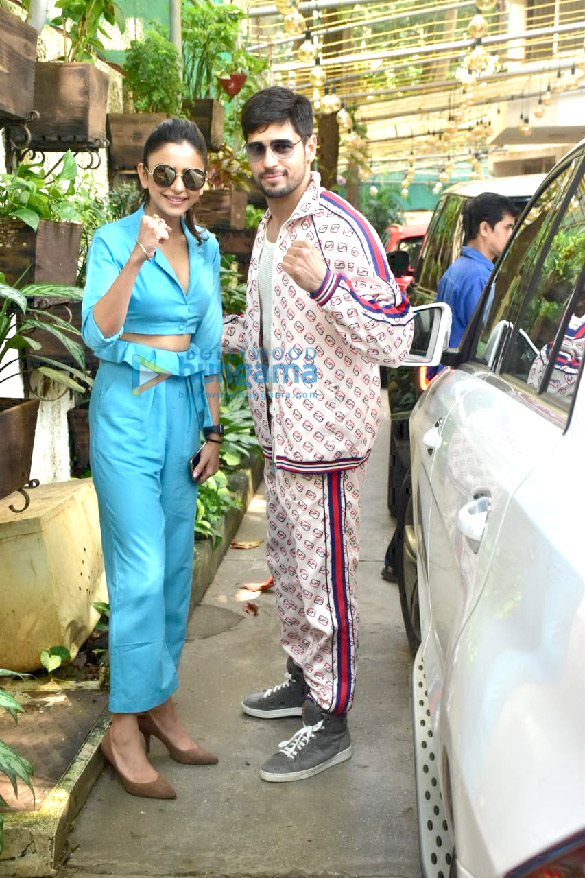 Photos: Cast of Marjavaan snapped during the screening at Sunny Super ...