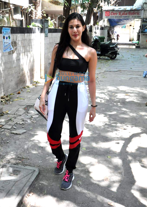 Photos: Amyra Dastur snapped at a dance class | Amyra Dastur Images ...
