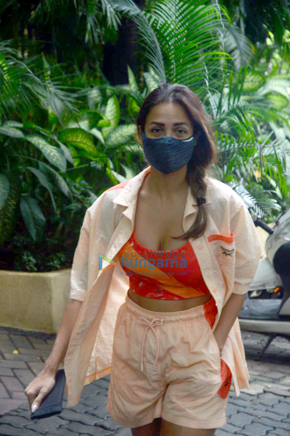 Photos Malaika Arora and her son Arhaan Khan snapped in Bandra (4) | Malaika Arora Images ...