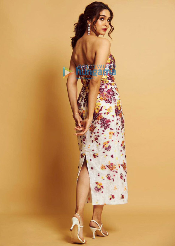 Sharvari Wagh Photos, Images, HD Wallpapers, Sharvari Wagh HD Images ...