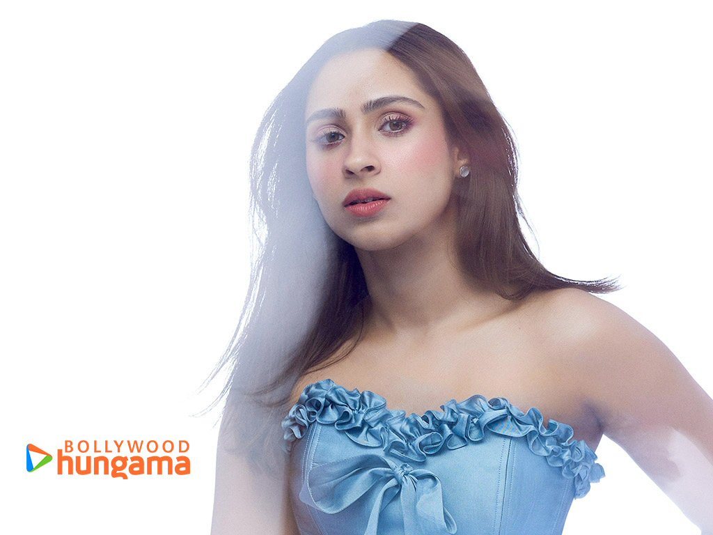 Pashmina Roshan Wallpapers | pashmina-roshan-5-8 - Bollywood Hungama