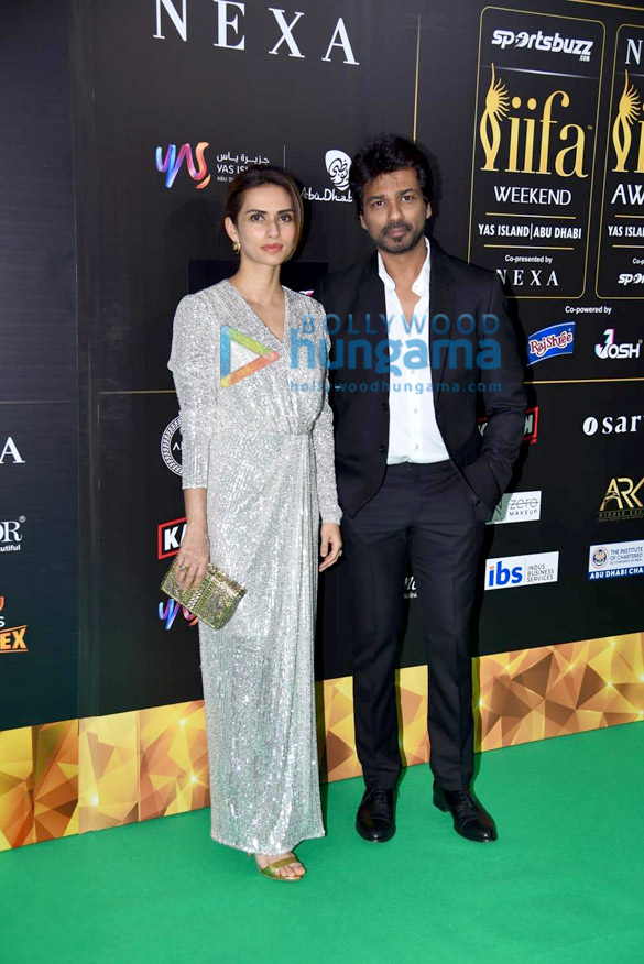 Photos Celebs grace IIFA Awards 2022 in Abu Dhabi (25) | Gaurie Pandit ...