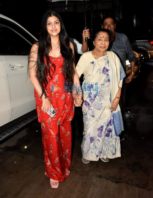 Photos: Asha Bhosle and Zanai Bhosle snapped at Mizu in Bandra ...