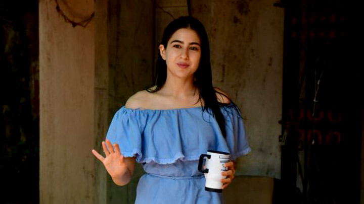 Sara Ali Khan looks absolutely cute as she steps out in blue outfit ...