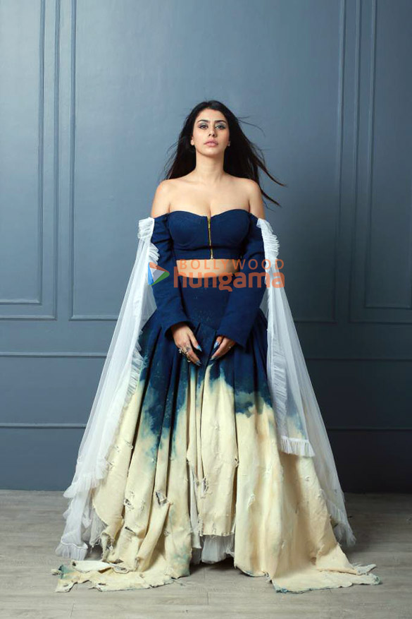 Warina Hussain Photos, Images, HD Wallpapers, Warina Hussain HD Images ...