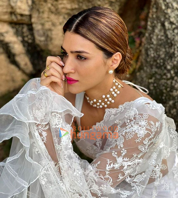 Kriti Sanon Photos, Images, HD Wallpapers, Kriti Sanon HD Images ...