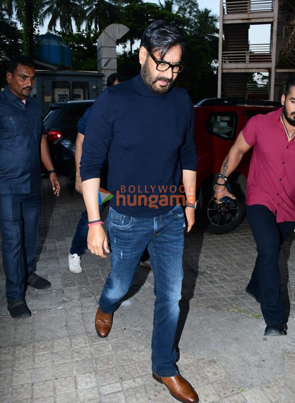 Photos Ajay Devgn snapped at PVR Juhu (1) | Ajay Devgn Images ...