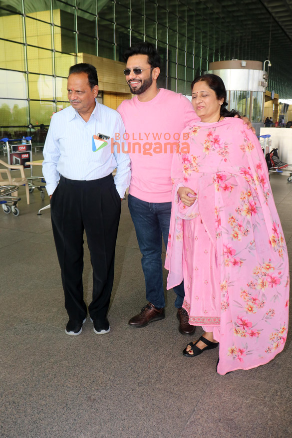 Photos Neha Bhasin, Rahul Vaidya, Stebin Ben and Eknath Shinde snapped ...