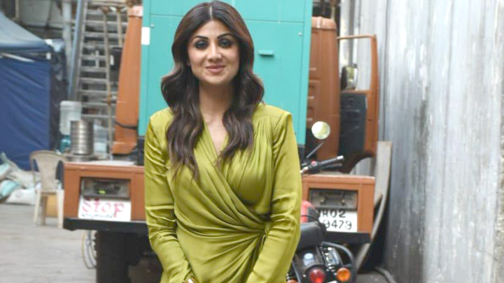 Shilpa Shetty looks breathtakingly gorgeous in her wrap dress ...