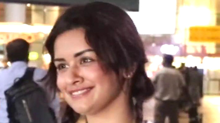 Avneet Kaur looks absolutely cute in side plaits - Bollywood Hungama