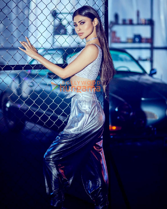 Mouni Roy Photos Images Hd Wallpapers Mouni Roy Hd Images Photos Bollywood Hungama
