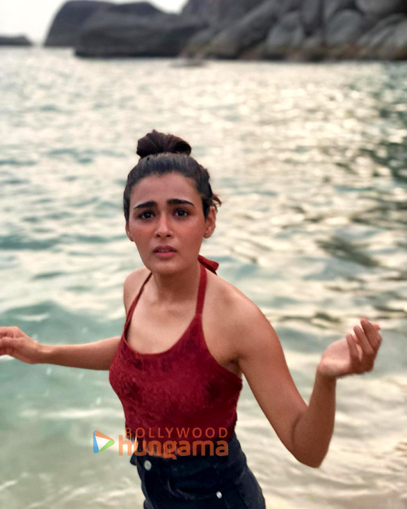Shalini Pandey Photos, Images, HD Wallpapers, Shalini Pandey HD Images ...