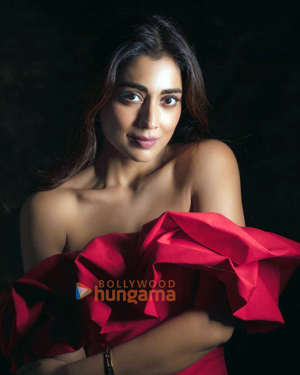 Shriya Saran Photos, Images, HD Wallpapers, Shriya Saran HD Images, Photos - Bollywood Hungama