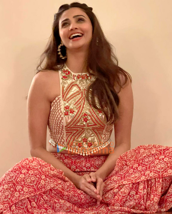 Daisy Shah Photos, Images, HD Wallpapers, Daisy Shah HD Images, Photos ...