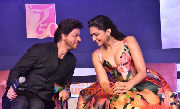 Photos Shah Rukh Khan, Deepika Padukone, John Abraham and the team attend the press conference ...