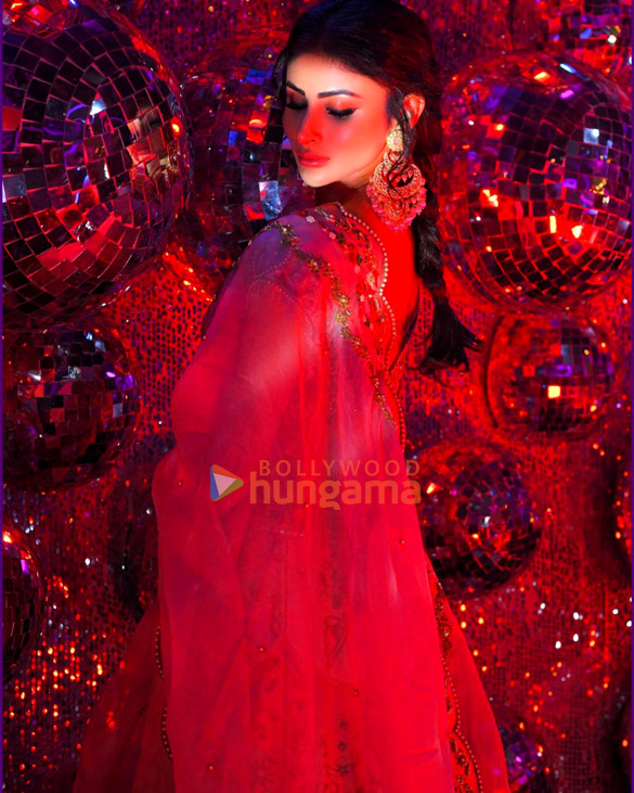 Mouni Roy Photos, Images, HD Wallpapers, Mouni Roy HD Images, Photos ...