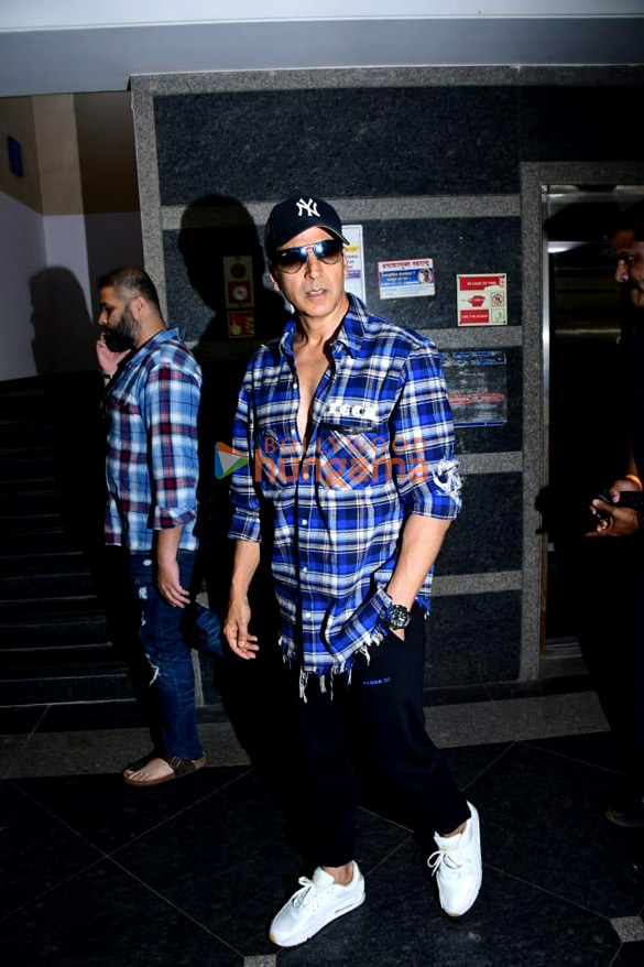 Photos Akshay Kumar snapped at Andheri RTO office for his international ...