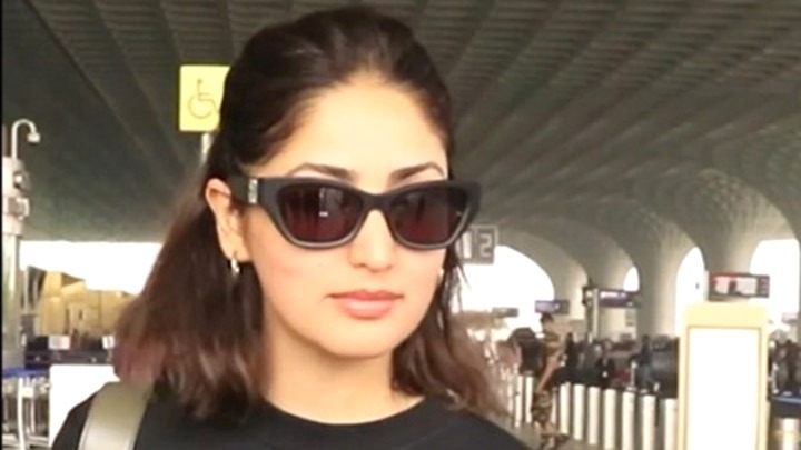 Black is new trend for airport looks, Check out Yami's outfit ...