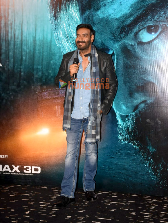 Photos Ajay Devgn, Tabu, Bhushan Kumar and Deepak Dobriyal snapped at ... Photos Ajay Devgn, Tabu, Bhushan Kumar and Deepak Dobriyal snapped at ...