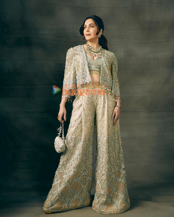 Madhuri Dixit Photos, Images, HD Wallpapers, Madhuri Dixit HD Images ...
