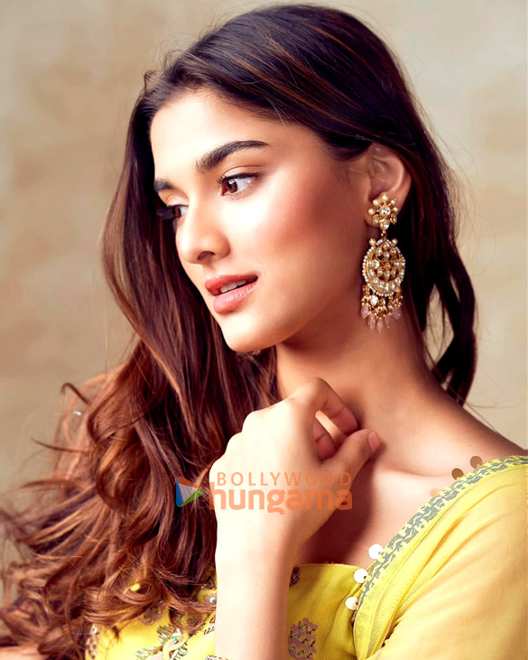 Saiee Manjrekar Photos, Images, HD Wallpapers, Saiee Manjrekar HD ...