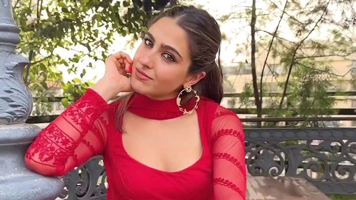 Sara Ali Khan looks gorgeous dressed in the colour of love! - Bollywood ...