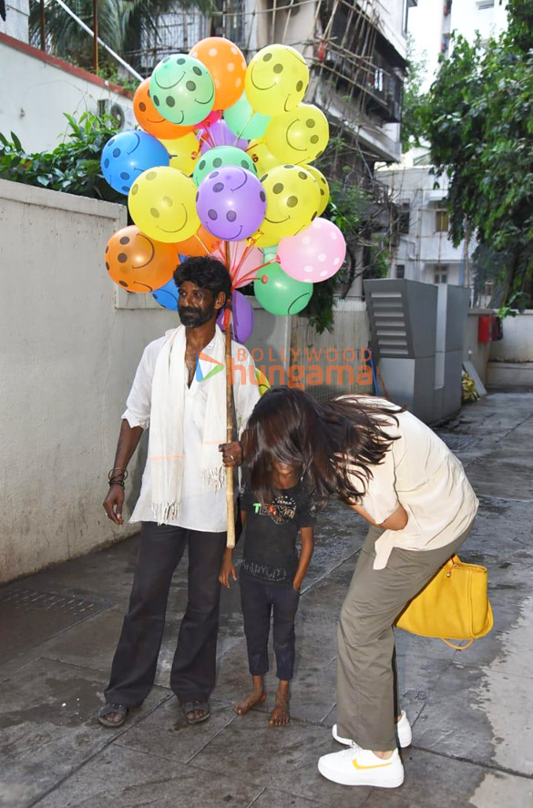 Photos Saiee Manjrekar snapped at the Exceed office (3) | Saiee ...